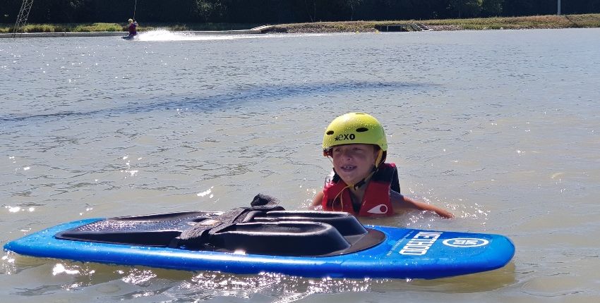 On a testé le créneau initiation enfant de téléski nautique à EXO 01 La ...